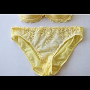 Wacoal | Intimates & Sleepwear | Wacoal Embrace Lace Underwire Tshirt ...